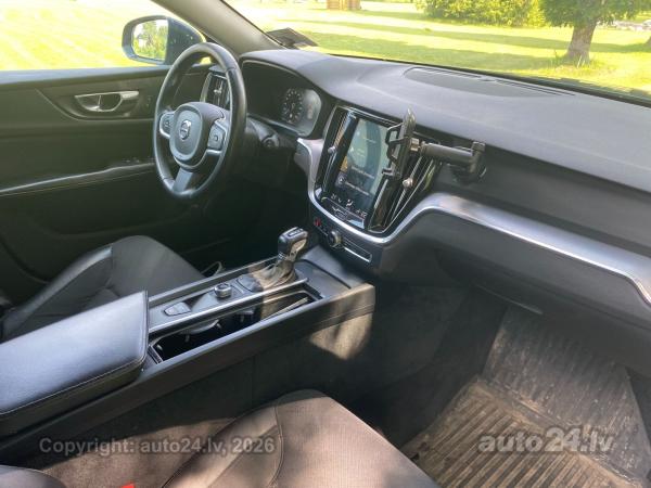 Blue Volvo V60 2020 in Tallinn, with an engine capacity of 2.00 L and mileage of 341 thousand km for 9900 €, photo 5 on AUTOMOTO.COM.LV