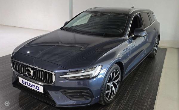 Blue Volvo V60 2020 in Siauliai, with an engine capacity of 1.97 L and mileage of 61 thousand km for 23500 €, photo 2 on AUTOMOTO.COM.LV