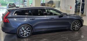 Blue Volvo V60 2020 in Siauliai, with an engine capacity of 1.97 L and mileage of 61 thousand km for 23500 €, photo 7 on AUTOMOTO.COM.LV