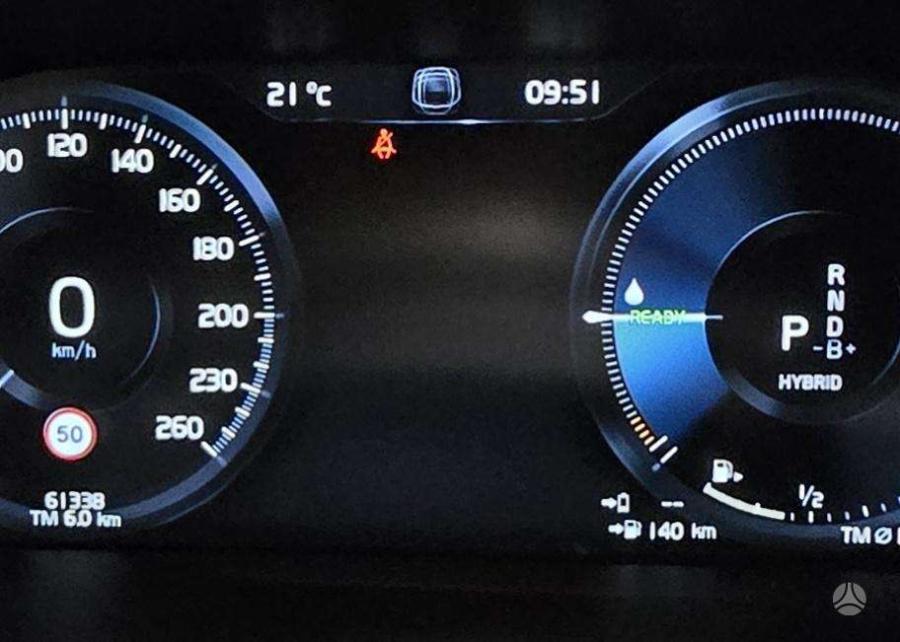 Blue Volvo V60 2020 in Siauliai, with an engine capacity of 1.97 L and mileage of 61 thousand km for 23500 €, photo 21 on AUTOMOTO.COM.LV