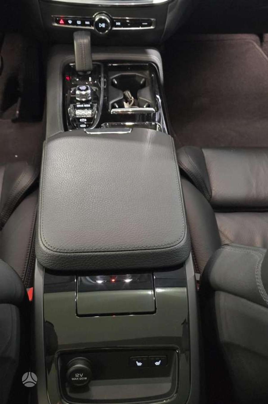 Blue Volvo V60 2020 in Siauliai, with an engine capacity of 1.97 L and mileage of 61 thousand km for 23500 €, photo 24 on AUTOMOTO.COM.LV