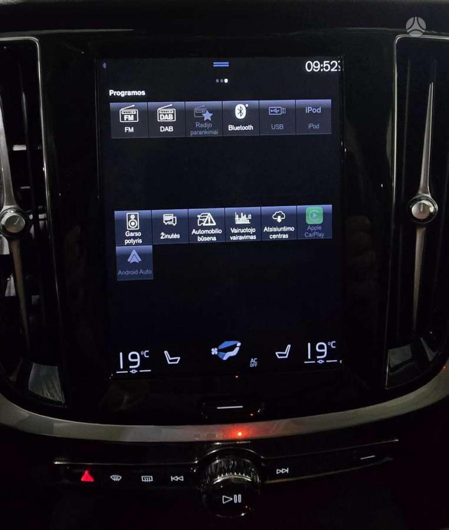 Blue Volvo V60 2020 in Siauliai, with an engine capacity of 1.97 L and mileage of 61 thousand km for 23500 €, photo 32 on AUTOMOTO.COM.LV