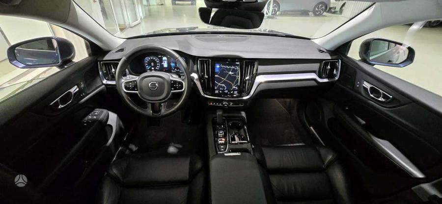 Blue Volvo V60 2020 in Siauliai, with an engine capacity of 1.97 L and mileage of 61 thousand km for 23500 €, photo 38 on AUTOMOTO.COM.LV