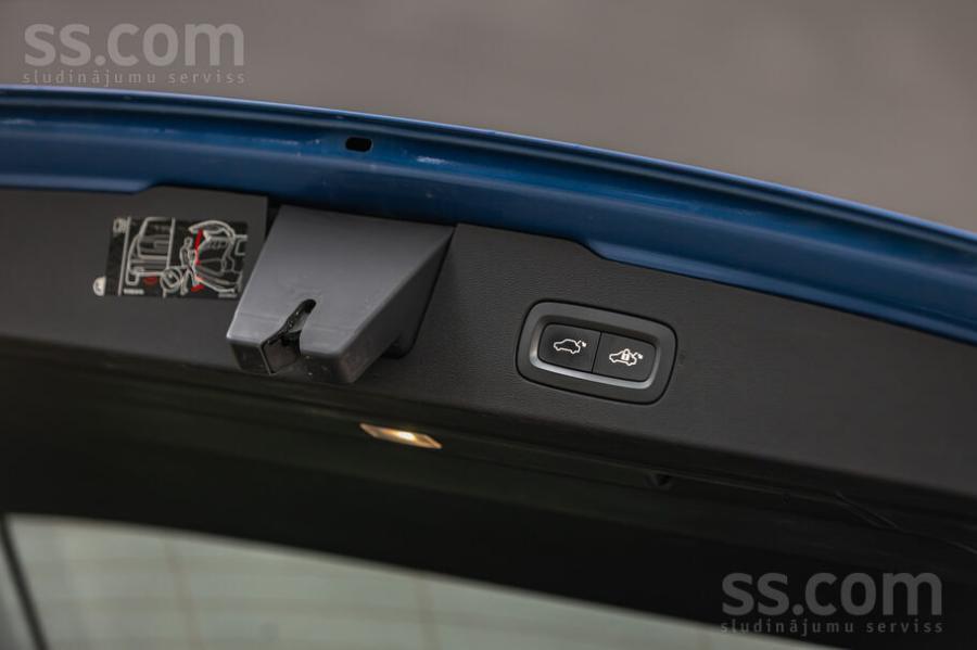 Zils Volvo V60 2020 Jelgava, ar dzinēja tilpumu 2.00 L un nobraukumu 0 tūkst. km par 18990 €, foto 6 vietnē AUTOMOTO.COM.LV