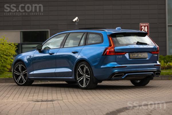 Blue Volvo V60 2020 in Jelgava, with an engine capacity of 2.00 L and mileage of 0 thousand km for 18990 €, photo 6 on AUTOMOTO.COM.LV