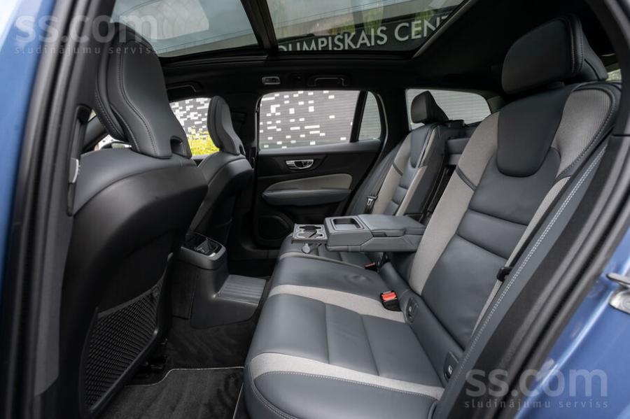 Zils Volvo V60 2020 Jelgava, ar dzinēja tilpumu 2.00 L un nobraukumu 0 tūkst. km par 18990 €, foto 12 vietnē AUTOMOTO.COM.LV