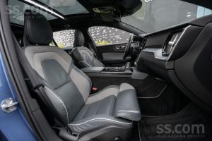 Zils Volvo V60 2020 Jelgava, ar dzinēja tilpumu 2.00 L un nobraukumu 0 tūkst. km par 18990 €, foto 14 vietnē AUTOMOTO.COM.LV