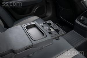 Zils Volvo V60 2020 Jelgava, ar dzinēja tilpumu 2.00 L un nobraukumu 0 tūkst. km par 18990 €, foto 16 vietnē AUTOMOTO.COM.LV