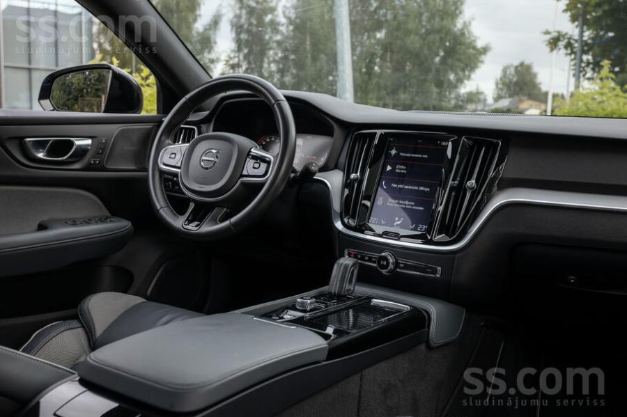 Zils Volvo V60 2020 Jelgava, ar dzinēja tilpumu 2.00 L un nobraukumu 0 tūkst. km par 18990 €, foto 17 vietnē AUTOMOTO.COM.LV