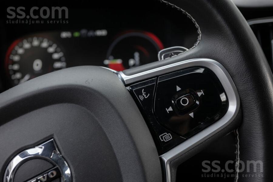 Zils Volvo V60 2020 Jelgava, ar dzinēja tilpumu 2.00 L un nobraukumu 0 tūkst. km par 18990 €, foto 29 vietnē AUTOMOTO.COM.LV