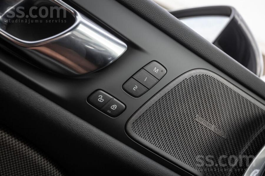 Zils Volvo V60 2020 Jelgava, ar dzinēja tilpumu 2.00 L un nobraukumu 0 tūkst. km par 18990 €, foto 33 vietnē AUTOMOTO.COM.LV