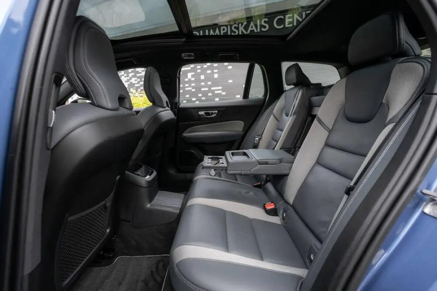 Синий Вольво B60 2020 в Елгава, объемом двигателя 2.00 л и пробегом 295 тыс. км за 18990 €, фото 24 на AUTOMOTO.COM.LV
