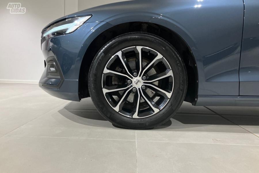 Zils Volvo V60 2021 Kauņa, ar dzinēja tilpumu 0.00 L un nobraukumu 61 tūkst. km par 30317 €, foto 20 vietnē AUTOMOTO.COM.LV