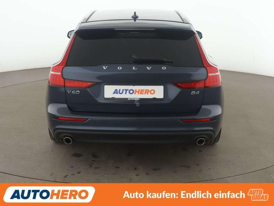 Zils Volvo V60 2021 Kauņa, ar dzinēja tilpumu 2.00 L un nobraukumu 98 tūkst. km par 28003 €, foto 5 vietnē AUTOMOTO.COM.LV