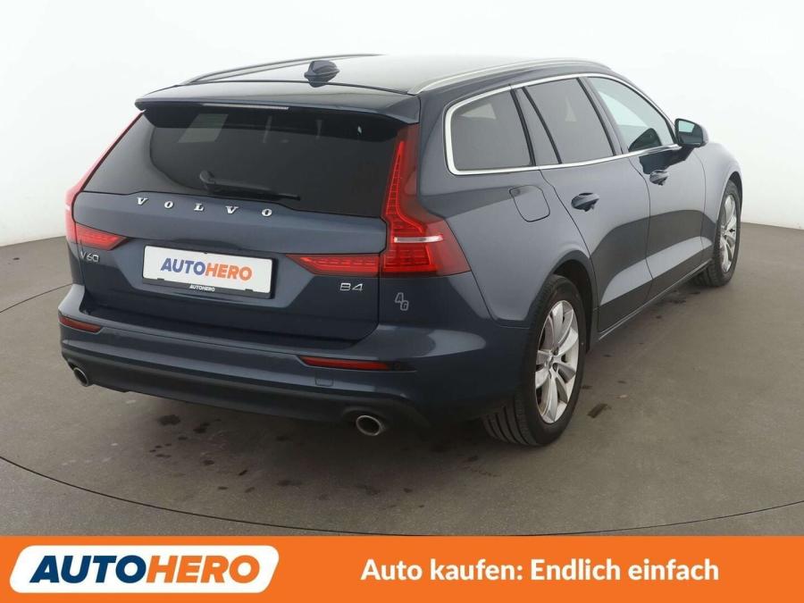 Zils Volvo V60 2021 Kauņa, ar dzinēja tilpumu 2.00 L un nobraukumu 98 tūkst. km par 28003 €, foto 6 vietnē AUTOMOTO.COM.LV