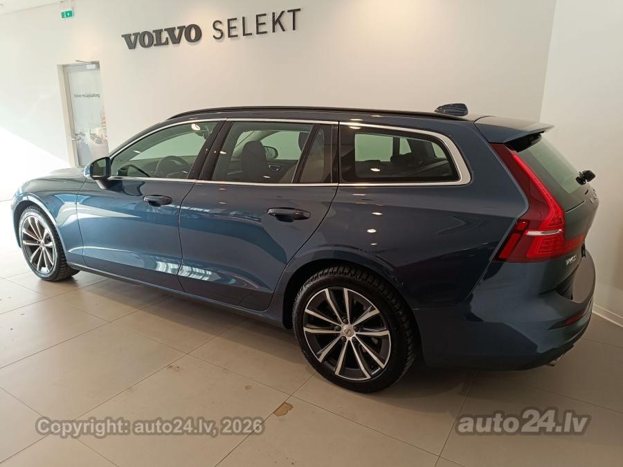 Blue Volvo V60 2021 in Tallinn, with an engine capacity of 2.00 L and mileage of 41 thousand km for 29990 €, photo 3 on AUTOMOTO.COM.LV