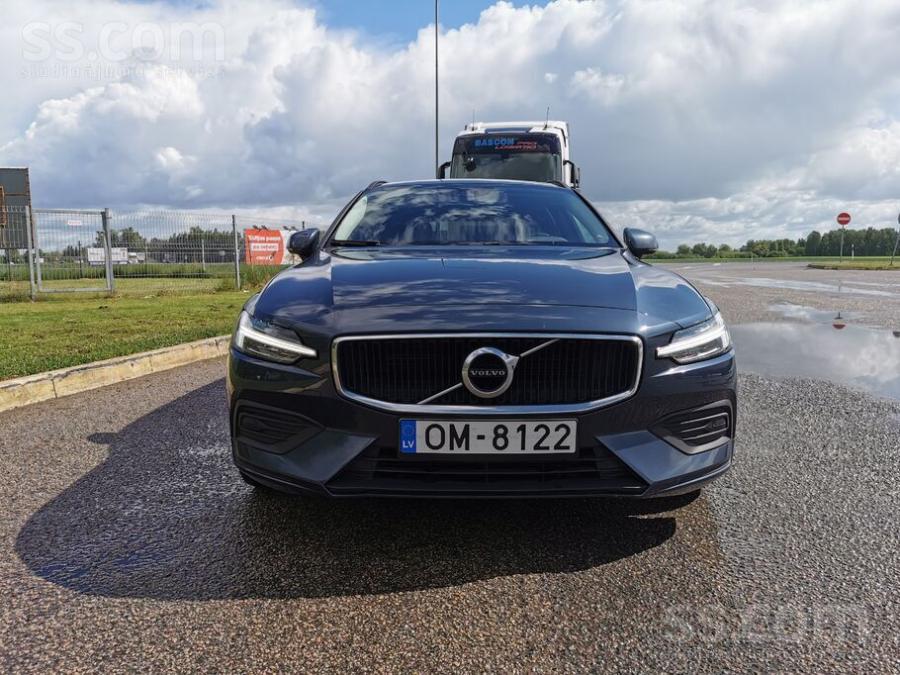 Zils Volvo V60 2021 Bauska, ar dzinēja tilpumu 2.00 L un nobraukumu 185 tūkst. km par 16200 €, foto 4 vietnē AUTOMOTO.COM.LV