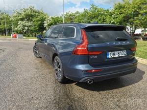 Zils Volvo V60 2021 Bauska, ar dzinēja tilpumu 2.00 L un nobraukumu 185 tūkst. km par 16200 €, foto 10 vietnē AUTOMOTO.COM.LV