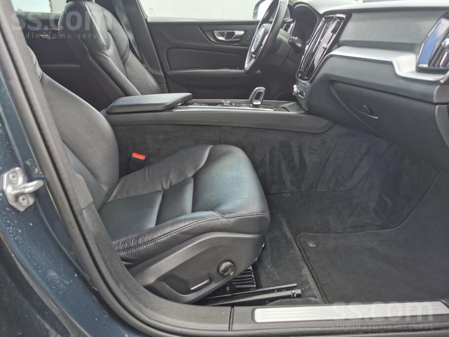 Zils Volvo V60 2021 Bauska, ar dzinēja tilpumu 2.00 L un nobraukumu 185 tūkst. km par 16200 €, foto 15 vietnē AUTOMOTO.COM.LV