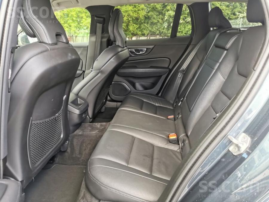 Zils Volvo V60 2021 Bauska, ar dzinēja tilpumu 2.00 L un nobraukumu 185 tūkst. km par 16200 €, foto 16 vietnē AUTOMOTO.COM.LV