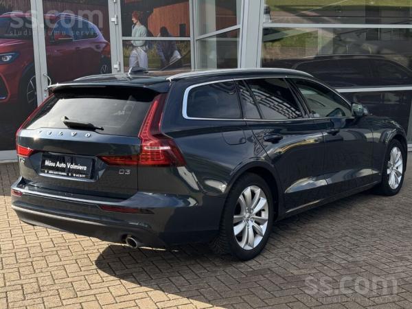 Blue Volvo V60 2021 in Valmiera, with an engine capacity of 2.00 L and mileage of 183 thousand km for 18800 €, photo 6 on AUTOMOTO.COM.LV