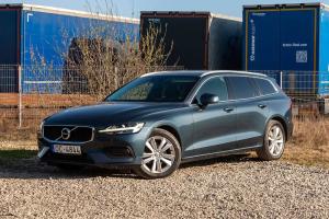 Blue Volvo V60 2021 in Riga, with an engine capacity of 2.00 L and mileage of 149 thousand km for 15995 €, photo 4 on AUTOMOTO.COM.LV