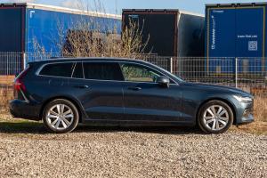 Blue Volvo V60 2021 in Riga, with an engine capacity of 2.00 L and mileage of 149 thousand km for 15995 €, photo 9 on AUTOMOTO.COM.LV