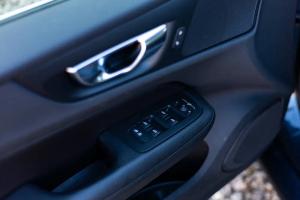 Blue Volvo V60 2021 in Riga, with an engine capacity of 2.00 L and mileage of 149 thousand km for 15995 €, photo 20 on AUTOMOTO.COM.LV