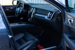 Blue Volvo V60 2021 in Riga, with an engine capacity of 2.00 L and mileage of 149 thousand km for 15995 €, photo 24 on AUTOMOTO.COM.LV