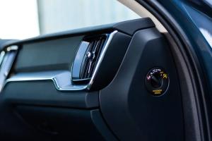 Blue Volvo V60 2021 in Riga, with an engine capacity of 2.00 L and mileage of 149 thousand km for 15995 €, photo 26 on AUTOMOTO.COM.LV