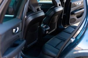 Blue Volvo V60 2021 in Riga, with an engine capacity of 2.00 L and mileage of 149 thousand km for 15995 €, photo 27 on AUTOMOTO.COM.LV