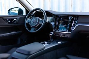 Blue Volvo V60 2021 in Riga, with an engine capacity of 2.00 L and mileage of 149 thousand km for 15995 €, photo 32 on AUTOMOTO.COM.LV