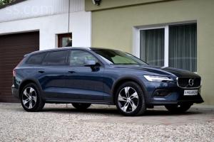 Blue Volvo V60 2021 in Tukums, with an engine capacity of 2.00 L and mileage of 250 thousand km for 21990 €, photo 8 on AUTOMOTO.COM.LV