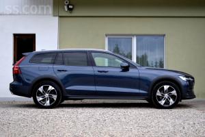 Blue Volvo V60 2021 in Tukums, with an engine capacity of 2.00 L and mileage of 250 thousand km for 21990 €, photo 12 on AUTOMOTO.COM.LV