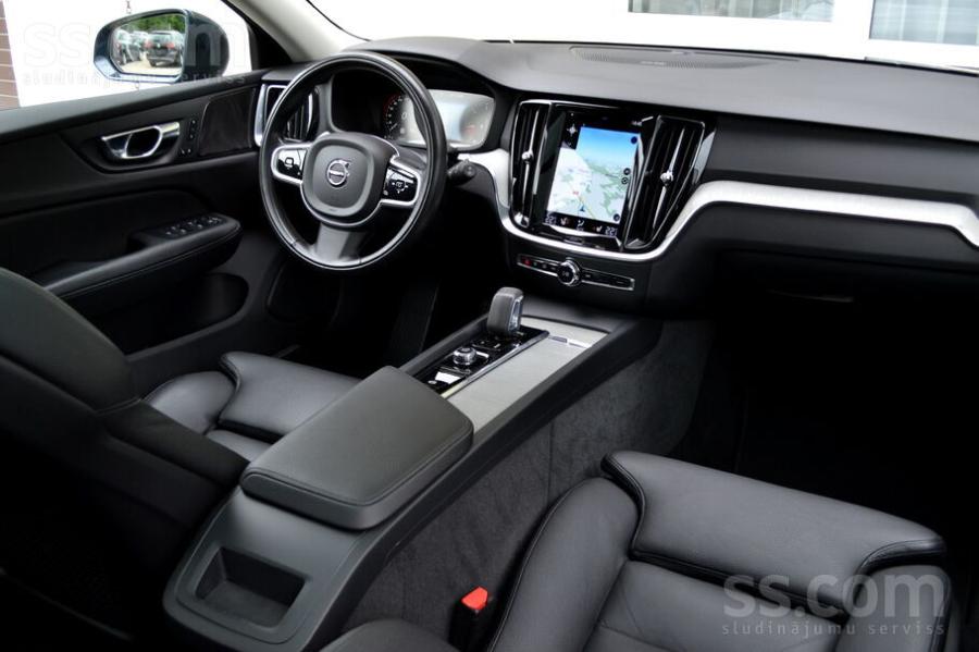 Blue Volvo V60 2021 in Tukums, with an engine capacity of 2.00 L and mileage of 250 thousand km for 21990 €, photo 13 on AUTOMOTO.COM.LV