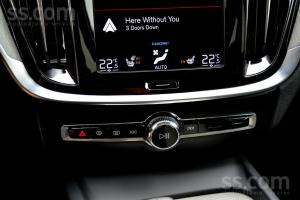 Blue Volvo V60 2021 in Tukums, with an engine capacity of 2.00 L and mileage of 250 thousand km for 21990 €, photo 21 on AUTOMOTO.COM.LV
