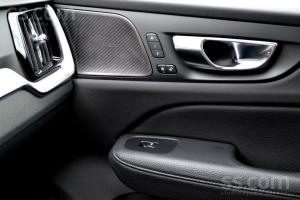 Blue Volvo V60 2021 in Tukums, with an engine capacity of 2.00 L and mileage of 250 thousand km for 21990 €, photo 30 on AUTOMOTO.COM.LV