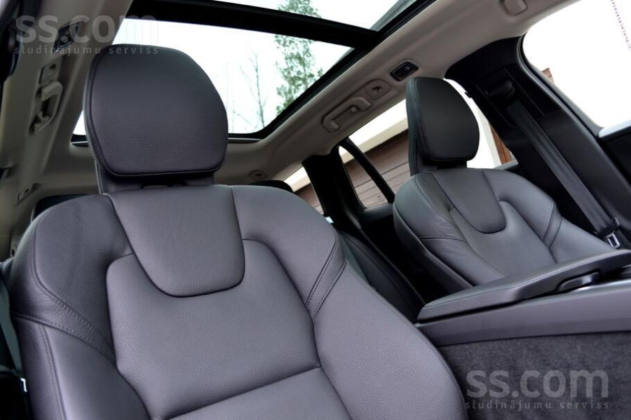 Blue Volvo V60 2021 in Tukums, with an engine capacity of 2.00 L and mileage of 250 thousand km for 21990 €, photo 33 on AUTOMOTO.COM.LV