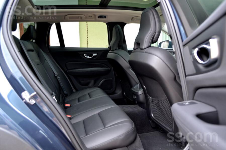 Blue Volvo V60 2021 in Tukums, with an engine capacity of 2.00 L and mileage of 250 thousand km for 21990 €, photo 34 on AUTOMOTO.COM.LV