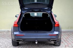 Blue Volvo V60 2021 in Tukums, with an engine capacity of 2.00 L and mileage of 250 thousand km for 21990 €, photo 35 on AUTOMOTO.COM.LV