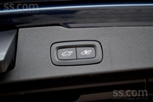 Blue Volvo V60 2021 in Tukums, with an engine capacity of 2.00 L and mileage of 250 thousand km for 21990 €, photo 36 on AUTOMOTO.COM.LV