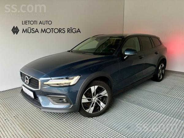 Blue Volvo V60 2022 in Riga, with an engine capacity of 2.00 L and mileage of 125 thousand km for 27990 €, photo 1 on AUTOMOTO.COM.LV