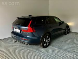 Zils Volvo V60 2022 Rīga, ar dzinēja tilpumu 2.00 L un nobraukumu 125 tūkst. km par 27990 €, foto 4 vietnē AUTOMOTO.COM.LV