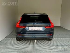 Zils Volvo V60 2022 Rīga, ar dzinēja tilpumu 2.00 L un nobraukumu 125 tūkst. km par 27990 €, foto 5 vietnē AUTOMOTO.COM.LV