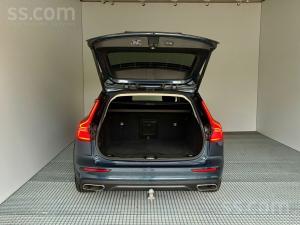 Zils Volvo V60 2022 Rīga, ar dzinēja tilpumu 2.00 L un nobraukumu 125 tūkst. km par 27990 €, foto 6 vietnē AUTOMOTO.COM.LV