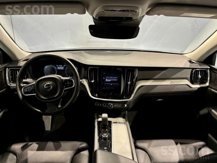 Zils Volvo V60 2022 Rīga, ar dzinēja tilpumu 2.00 L un nobraukumu 125 tūkst. km par 27990 €, foto 10 vietnē AUTOMOTO.COM.LV