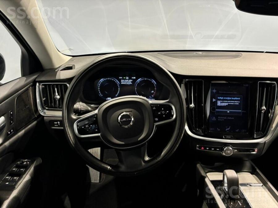 Zils Volvo V60 2022 Rīga, ar dzinēja tilpumu 2.00 L un nobraukumu 125 tūkst. km par 27990 €, foto 11 vietnē AUTOMOTO.COM.LV
