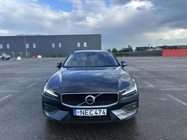 Blue Volvo V60 2022 in Vilnius, with an engine capacity of 1.97 L and mileage of 96 thousand km for 27900 €, photo 2 on AUTOMOTO.COM.LV