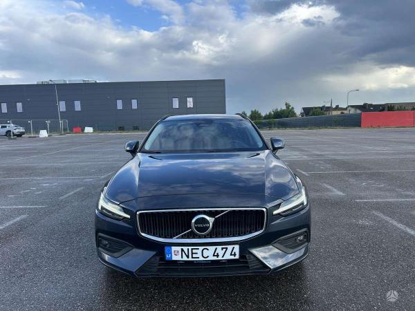 Blue Volvo V60 2022 in Vilnius, with an engine capacity of 1.97 L and mileage of 96 thousand km for 27900 €, photo 3 on AUTOMOTO.COM.LV