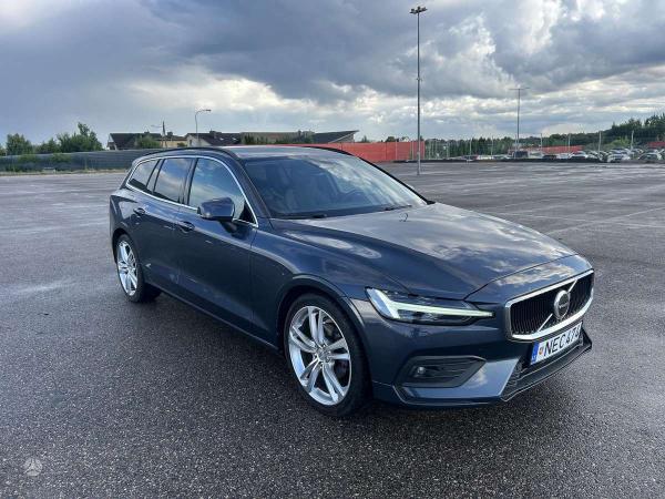 Blue Volvo V60 2022 in Vilnius, with an engine capacity of 1.97 L and mileage of 96 thousand km for 27900 €, photo 4 on AUTOMOTO.COM.LV